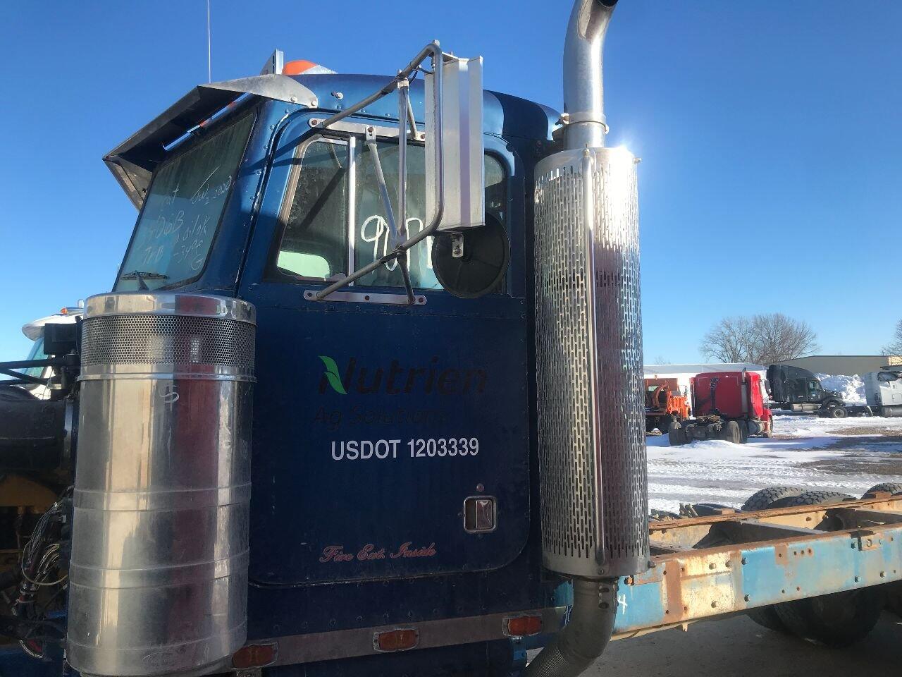 Peterbilt 379 Cab Assembly in Spencer, IA #24847770