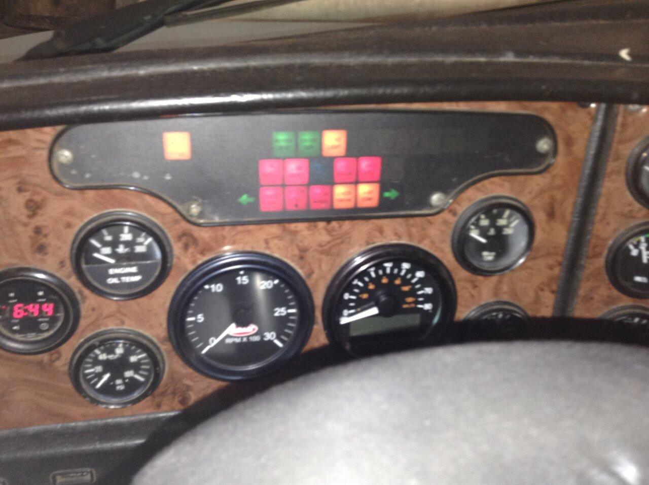 Peterbilt 379 Dash Assembly in Spencer, IA #24712640