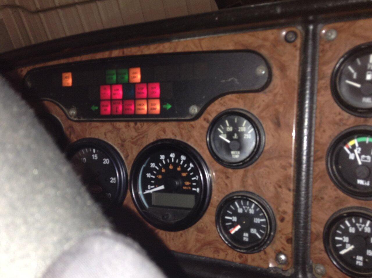 Peterbilt 379 Dash Assembly in Spencer, IA #24712640