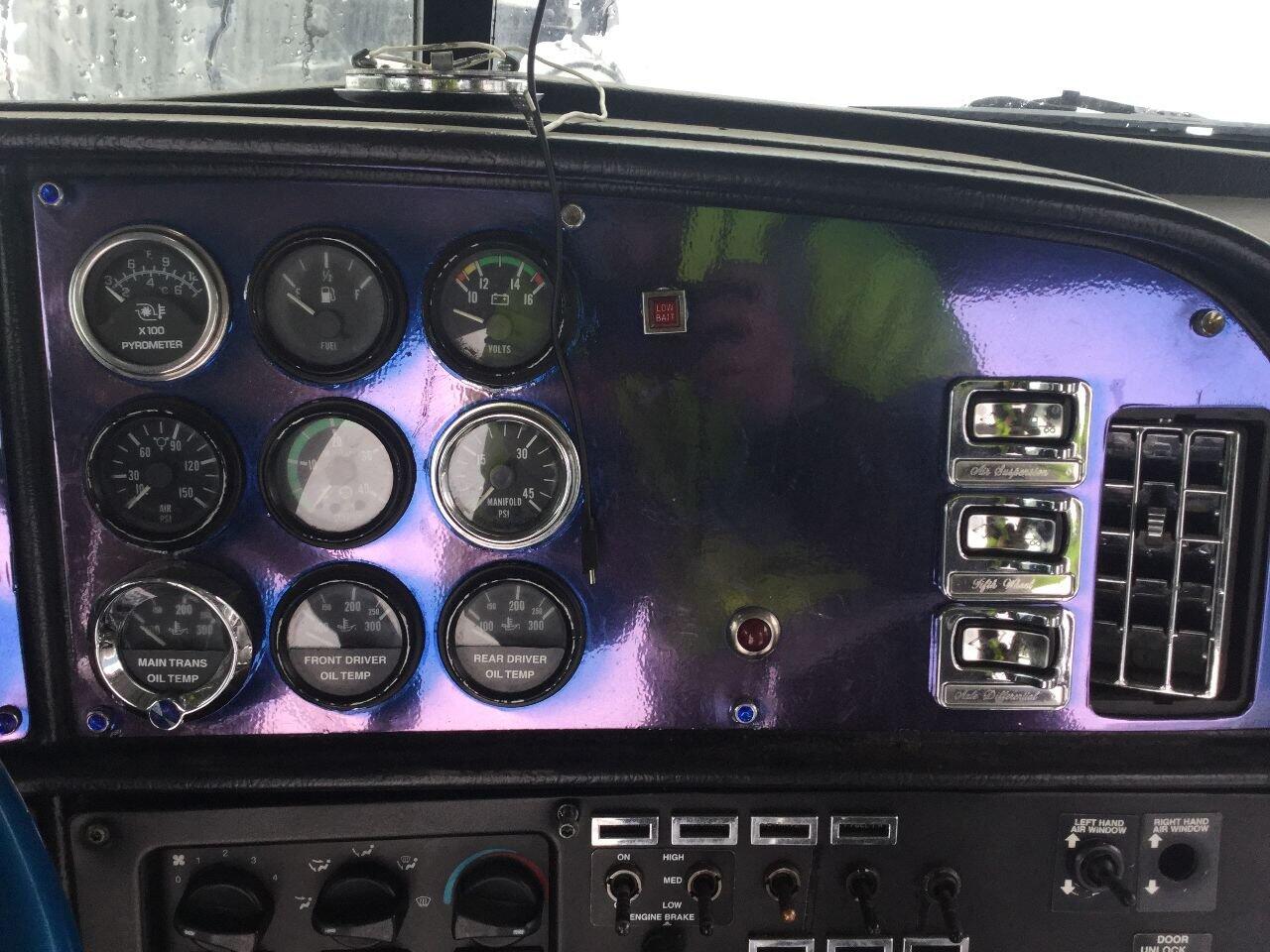 Peterbilt 379 Dash Assembly in Des Moines, IA #24841712