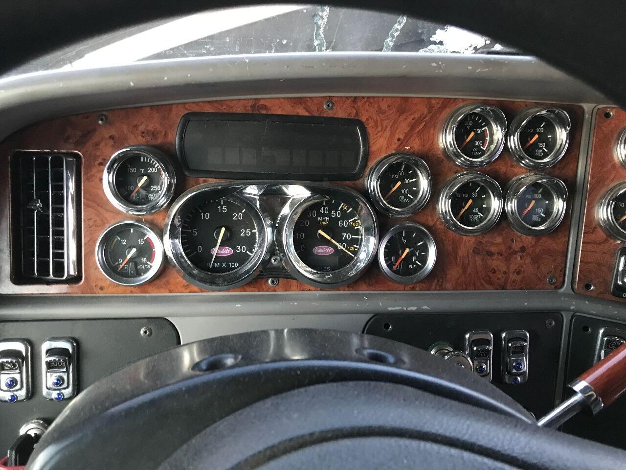 Peterbilt 387 Dash Assembly in Spencer, IA #24839389