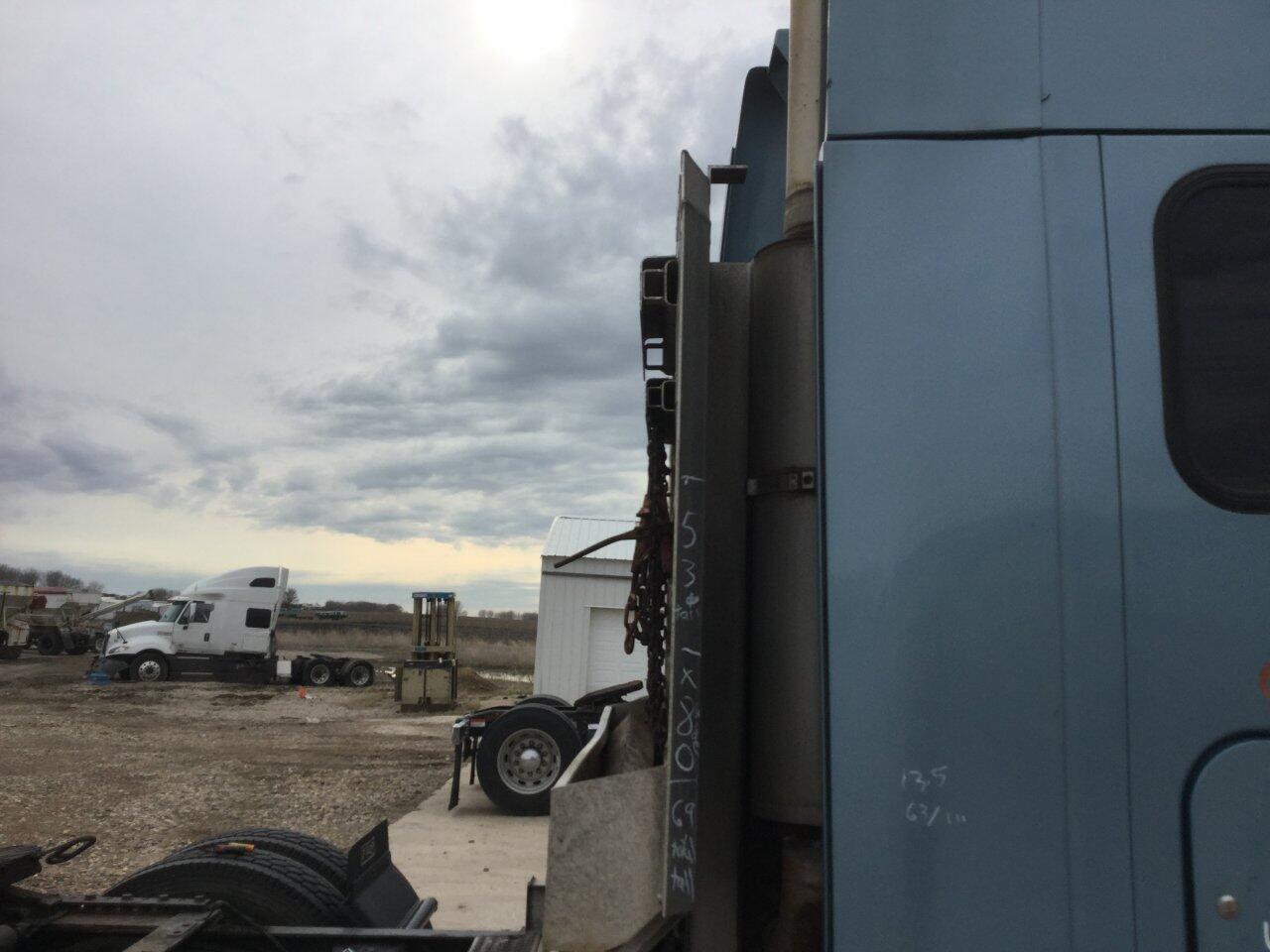 Peterbilt 387 Headache Rack in Spencer, IA #24662350
