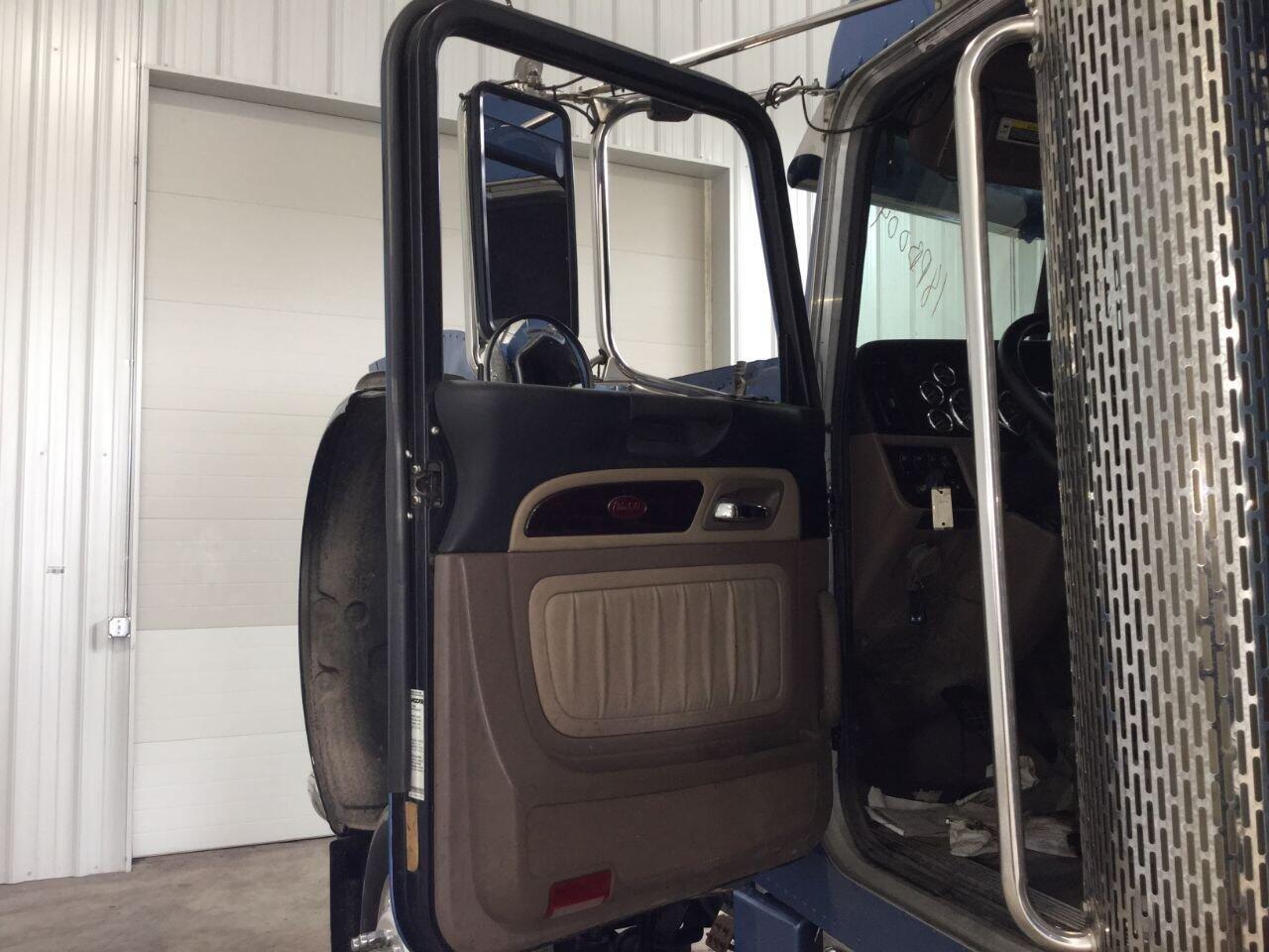 Peterbilt 389 Door Assembly, Front in Winamac, IN #24777214