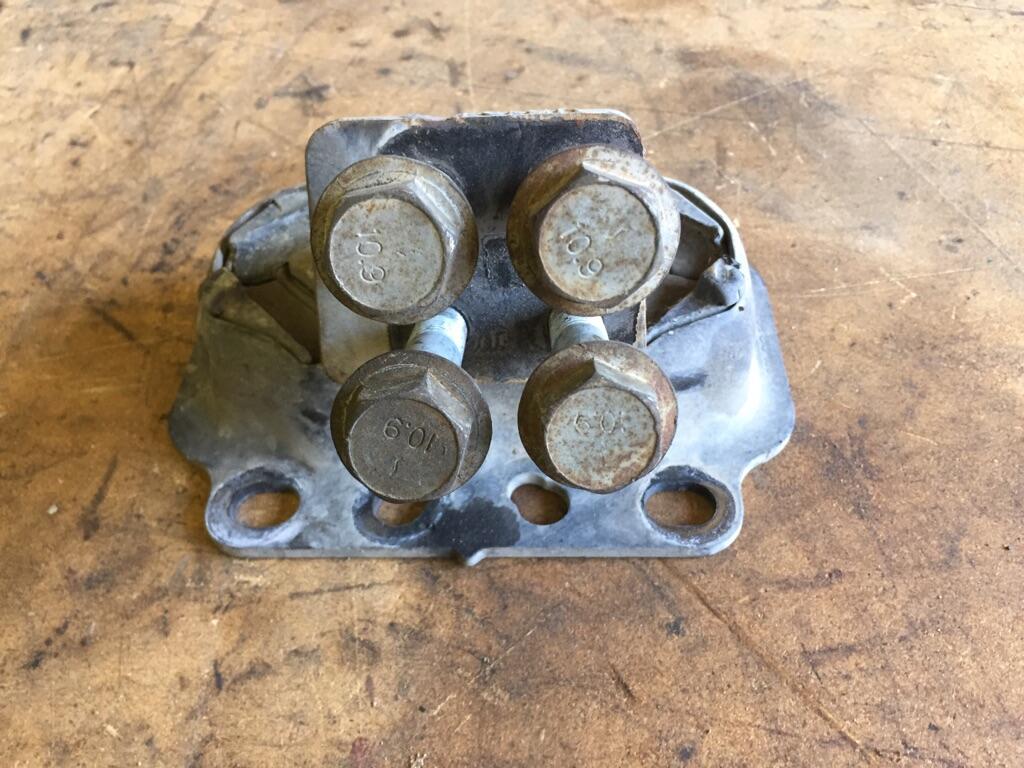 Peterbilt 579 Engine Mounts in Abbotsford, BRITISH COLUMBIA #20209