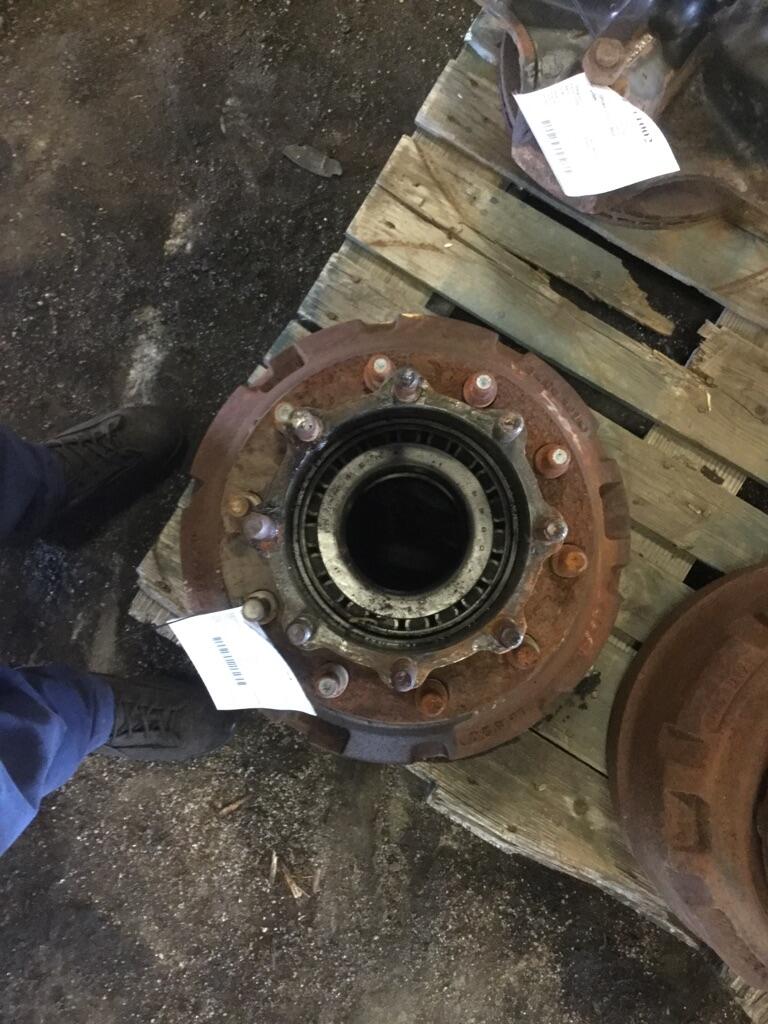 STUD/BUDD PILOTED - STEEL 10 LUG HUB OEM# 128830 in Toledo, OH #2014681