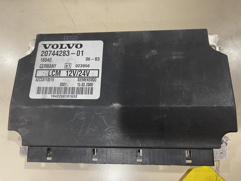 VOLVO 20744283-01 ECM in LINDEN, NJ #T2049