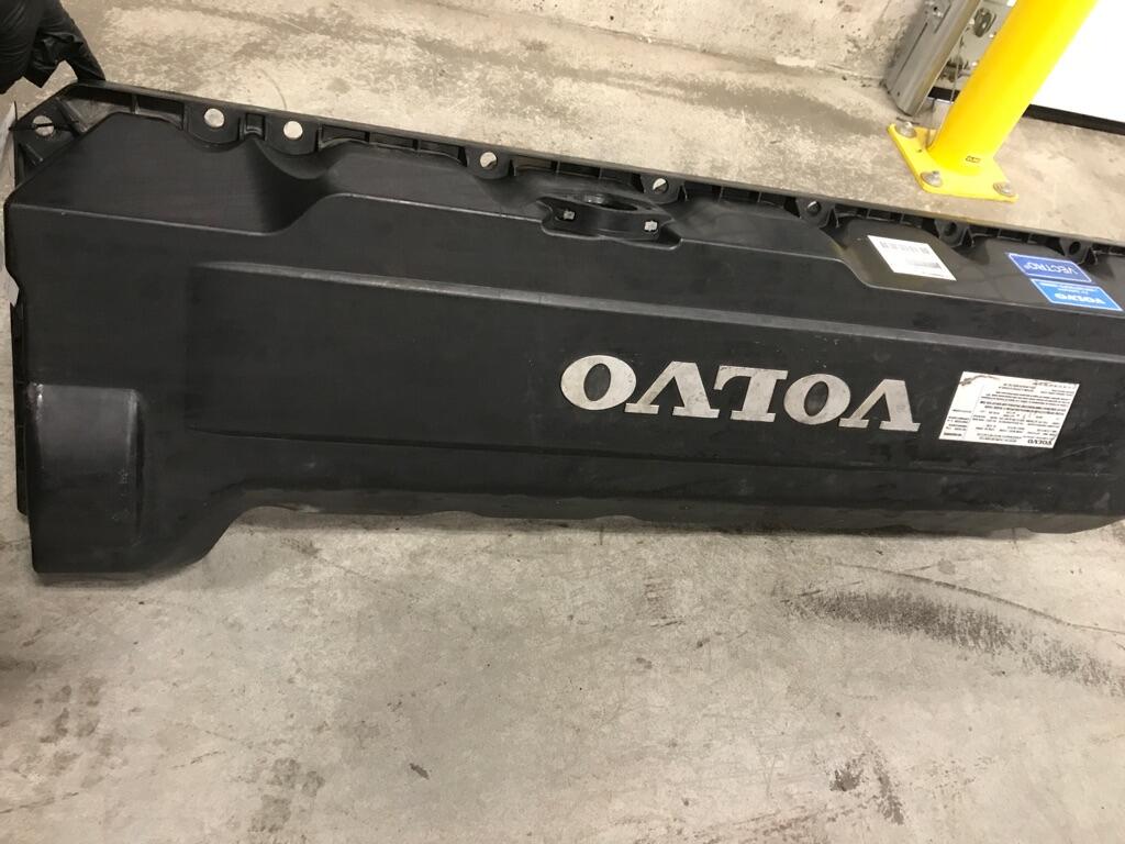 VOLVO D13 SCR Valve Cover OEM# 20740683 in Abbotsford, BRITISH COLUMBIA ...