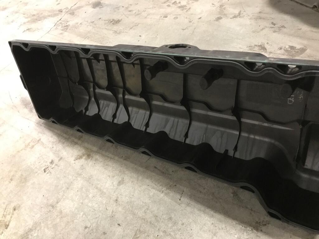 VOLVO D13 SCR Valve Cover OEM# 20740683 in Abbotsford, BRITISH COLUMBIA ...