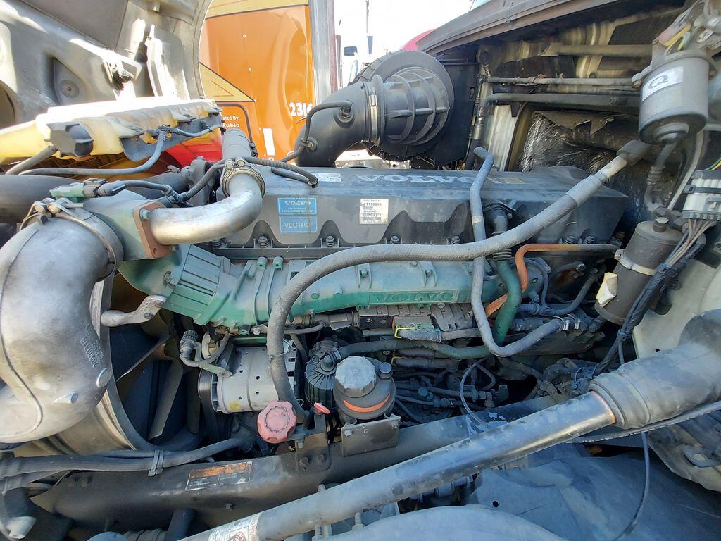 VOLVO D13F EPA 07 (MP8) ENGINE ASSEMBLY in Stockton, CA #2138084