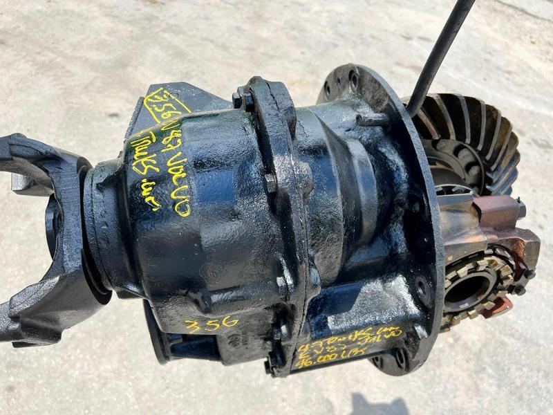 VOLVO EV87 Differential Assembly (Front, Rear) in MIAMI, FL #4564-0406224