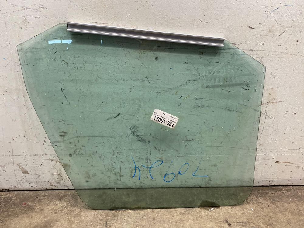 VOLVO VNL Gen 2 Door Window Glass in Dorr, MI #736-10027