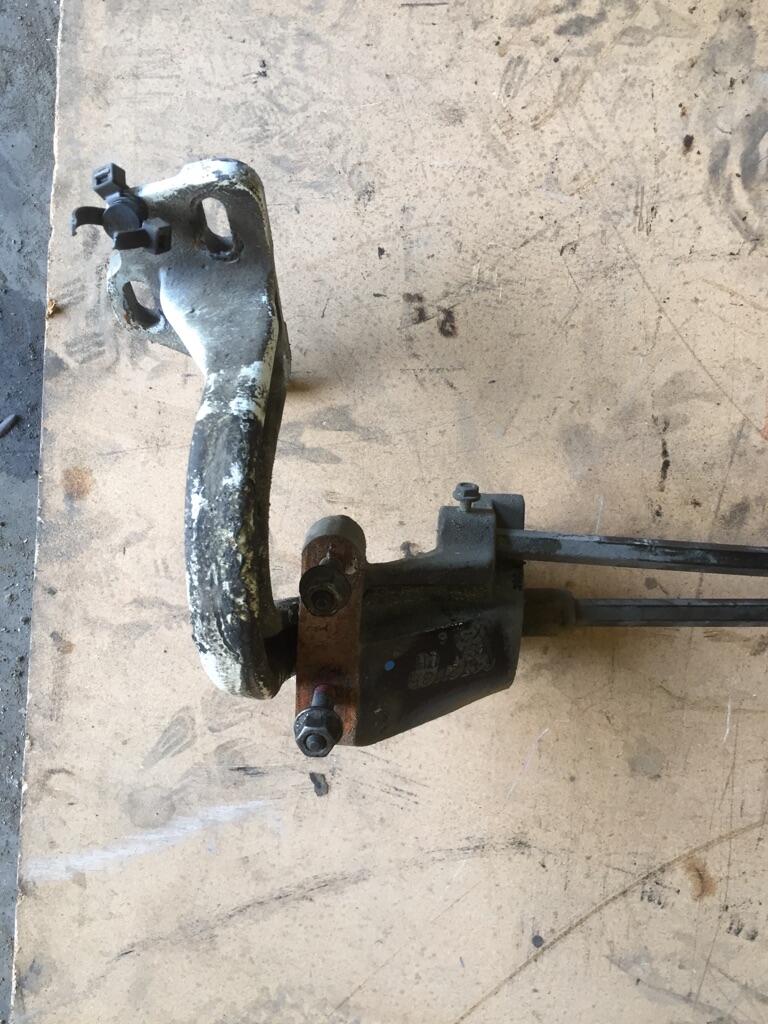VOLVO VNL760 Hood Hinge OEM# 84721185 in Abbotsford, BRITISH COLUMBIA ...