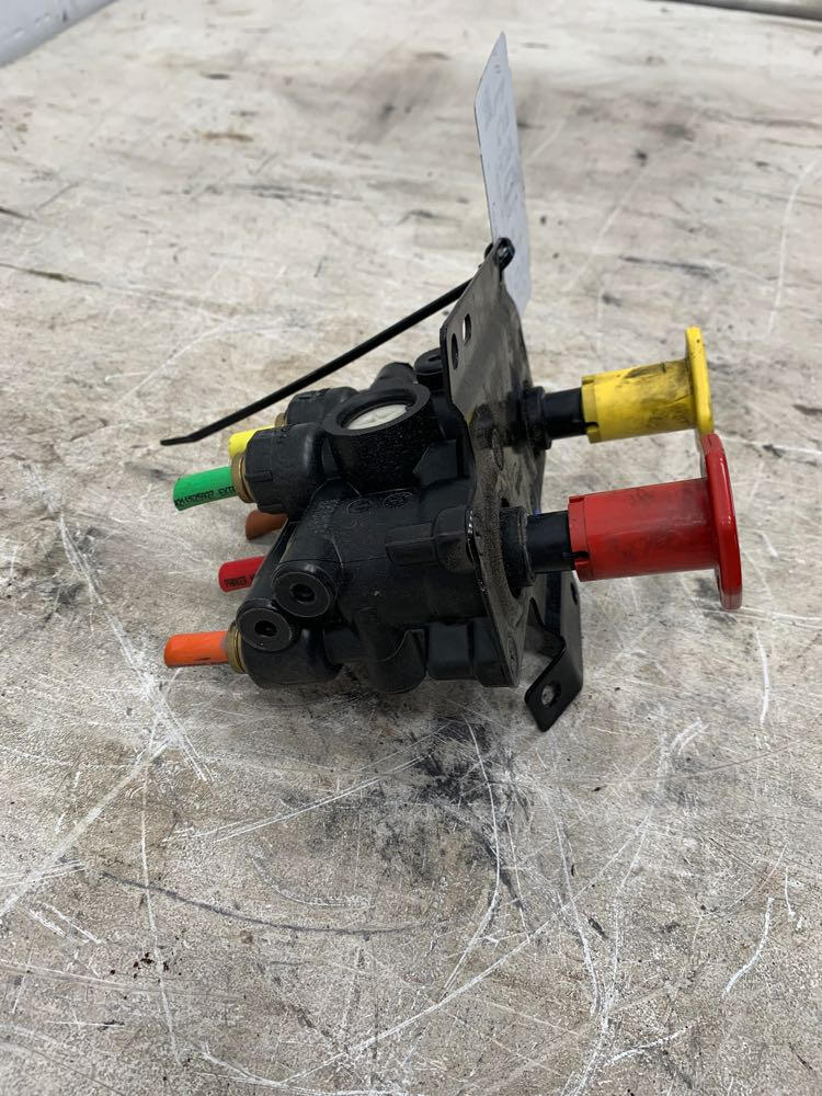 VOLVO VNL Brake Air Valve OEM# 21315044 in Dorr, MI #361-10651