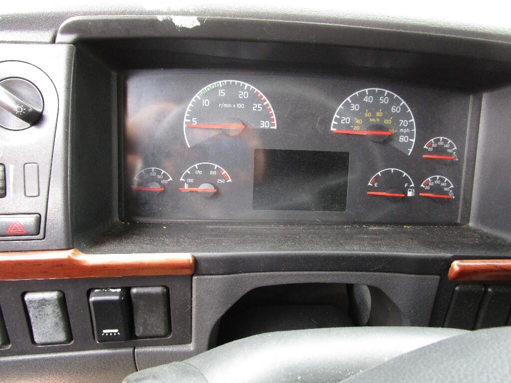 VOLVO VNL Instrument Cluster in CRANDALL, TX #50879