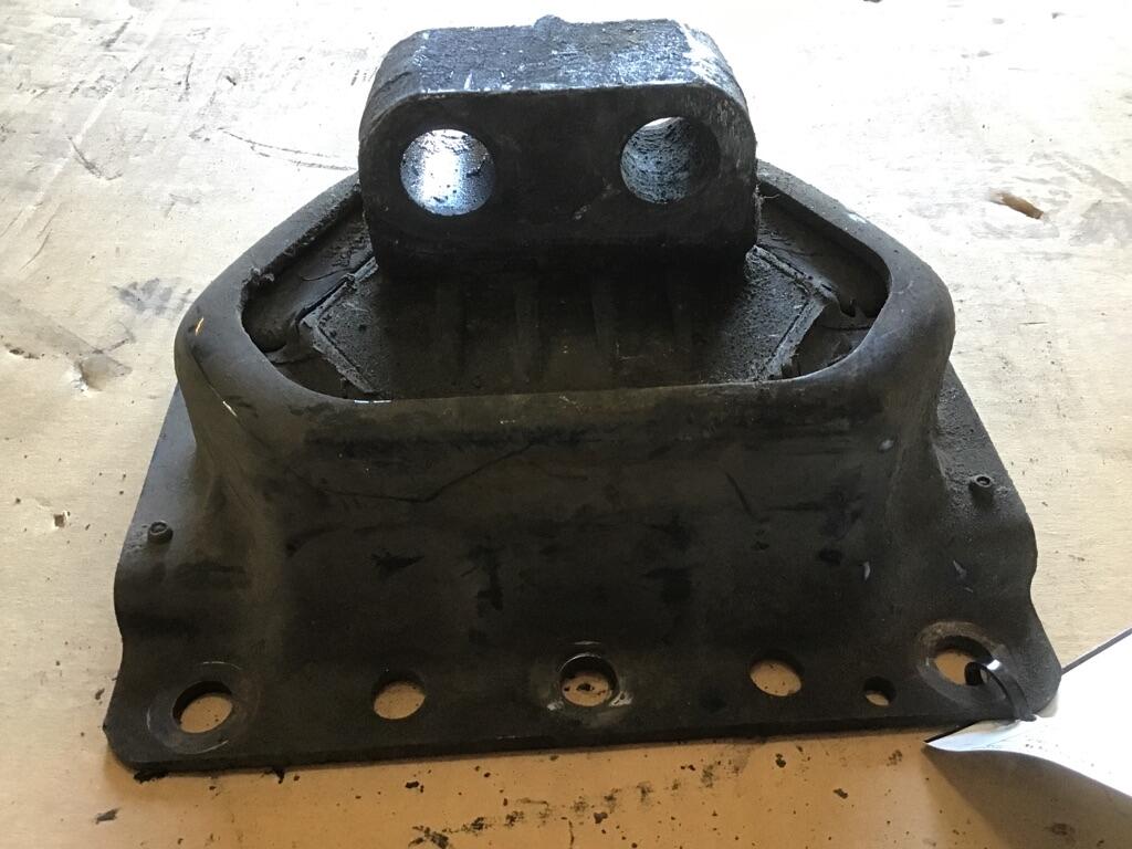 VOLVO VN Engine Mounts in Holland, MI #80052