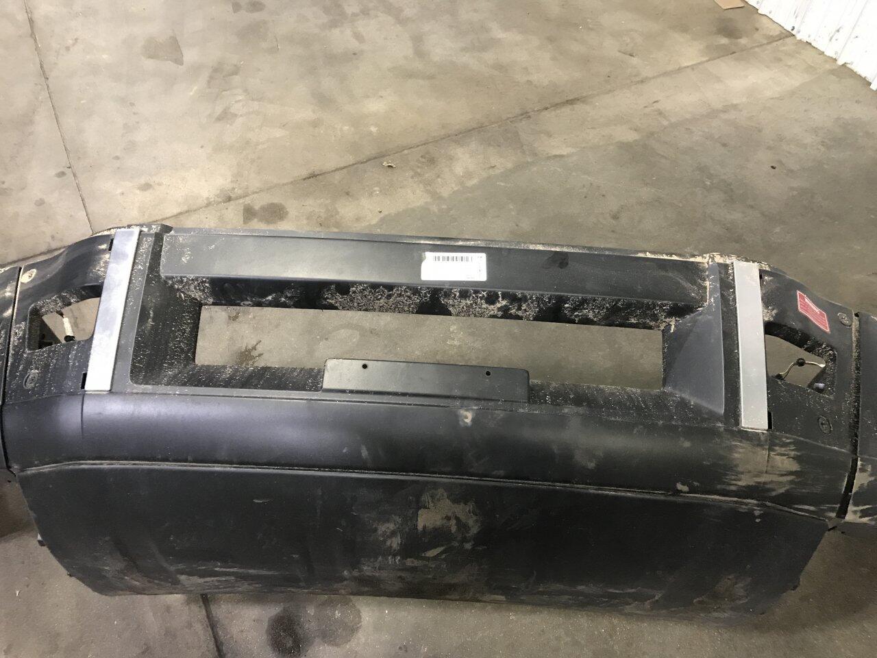 Volvo VNL Bumper Assembly, Front OEM# 84758037 in Sioux Falls, SD #24900485