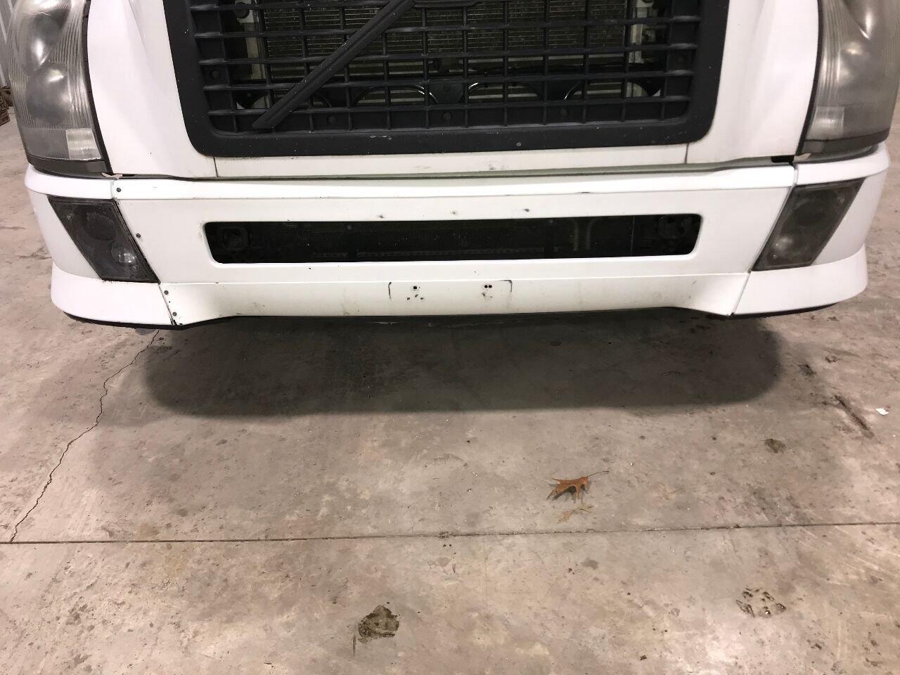 Volvo VNL Bumper Assembly, Front in Winamac, IN #24822631