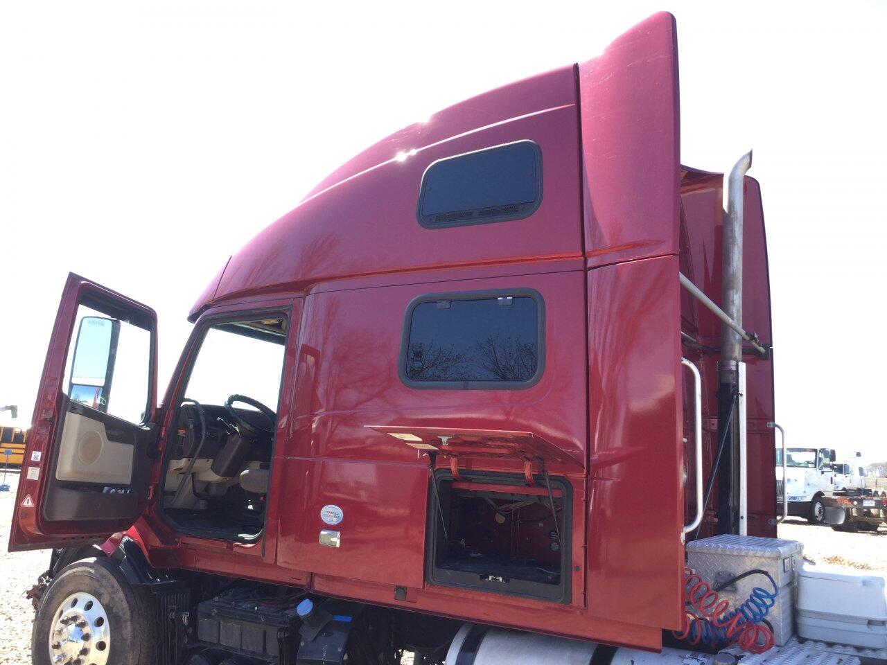 Volvo VNL Cab Assembly in Spencer, IA #24662901