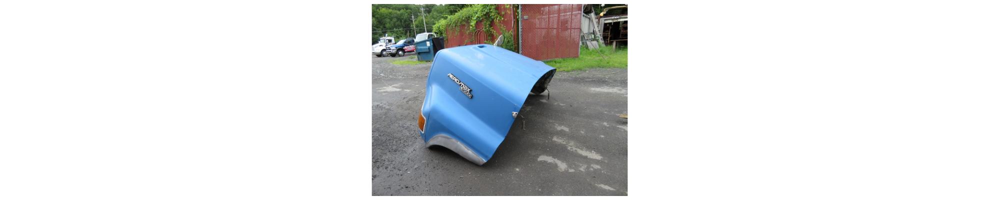 FORD L9000 Hood in Wurtsboro, NY #3542