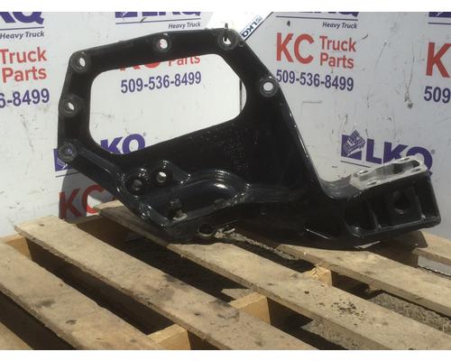 PETERBILT 579 SPRING HANGER OEM# B11-1025R in Spokane, WA #2070234