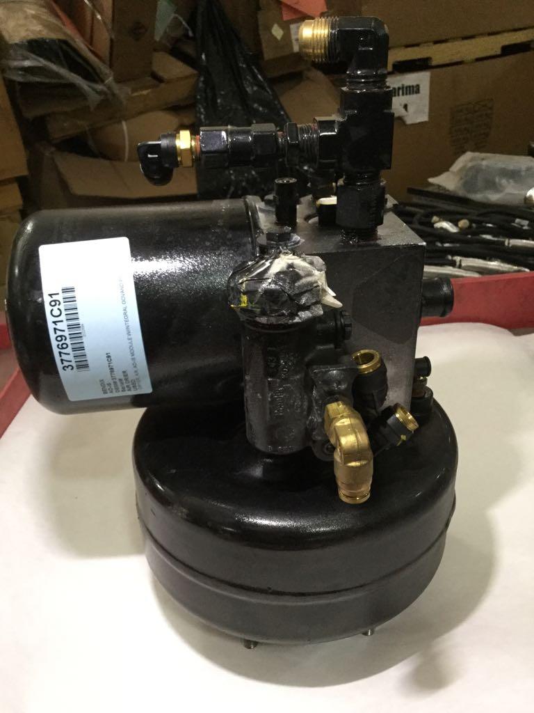 Used Bendix AD-IS Air Dryer for sale | Holland Michigan United States ...